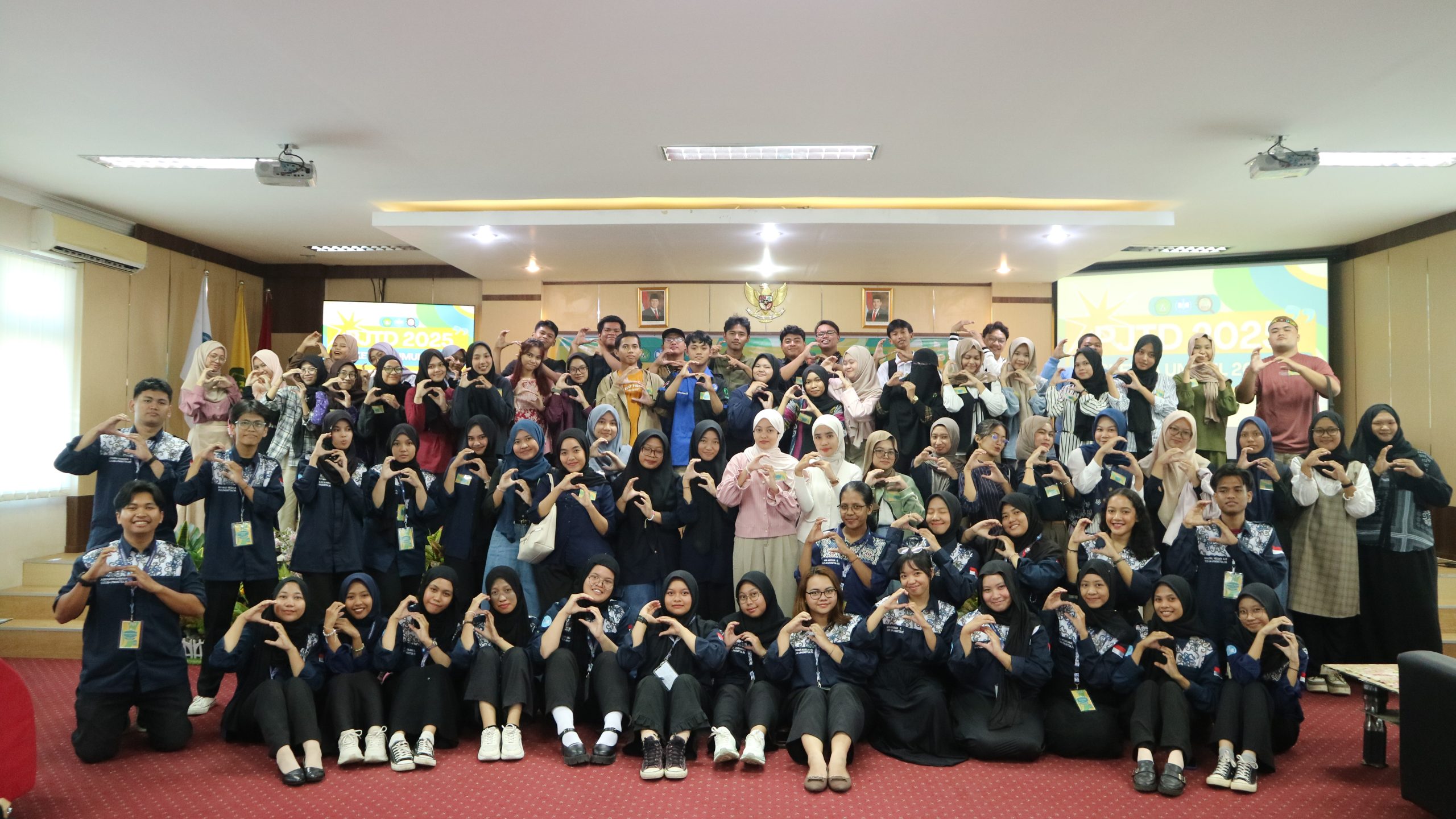 Belajar Jurnalisme dengan Simulasi Nyata di PJTD Sketsa 2025 - FISIPERS ...